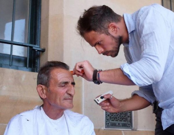 Hairdresser Gives Back By Giving Makeovers to the Homeless - Sheltering ...