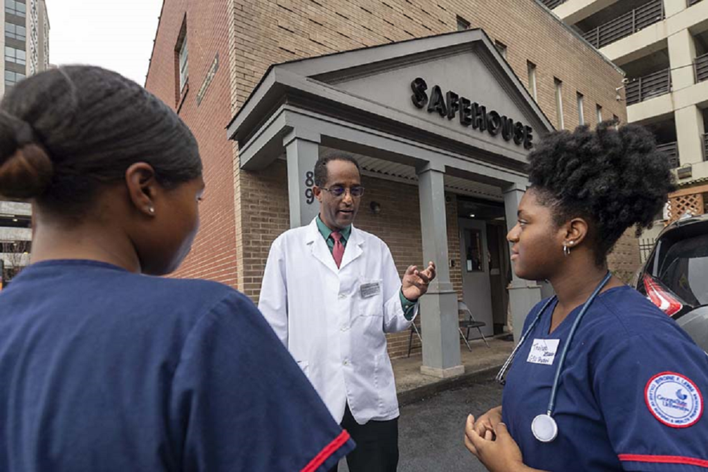Nursing Students Serve Homeless - Sheltering Grace Ministry